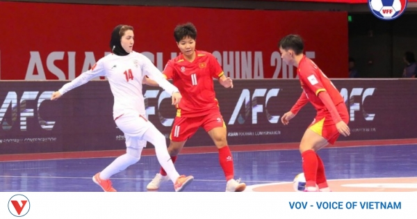 Vietnam women’s futsal team top Group B after goalless draw with Iran